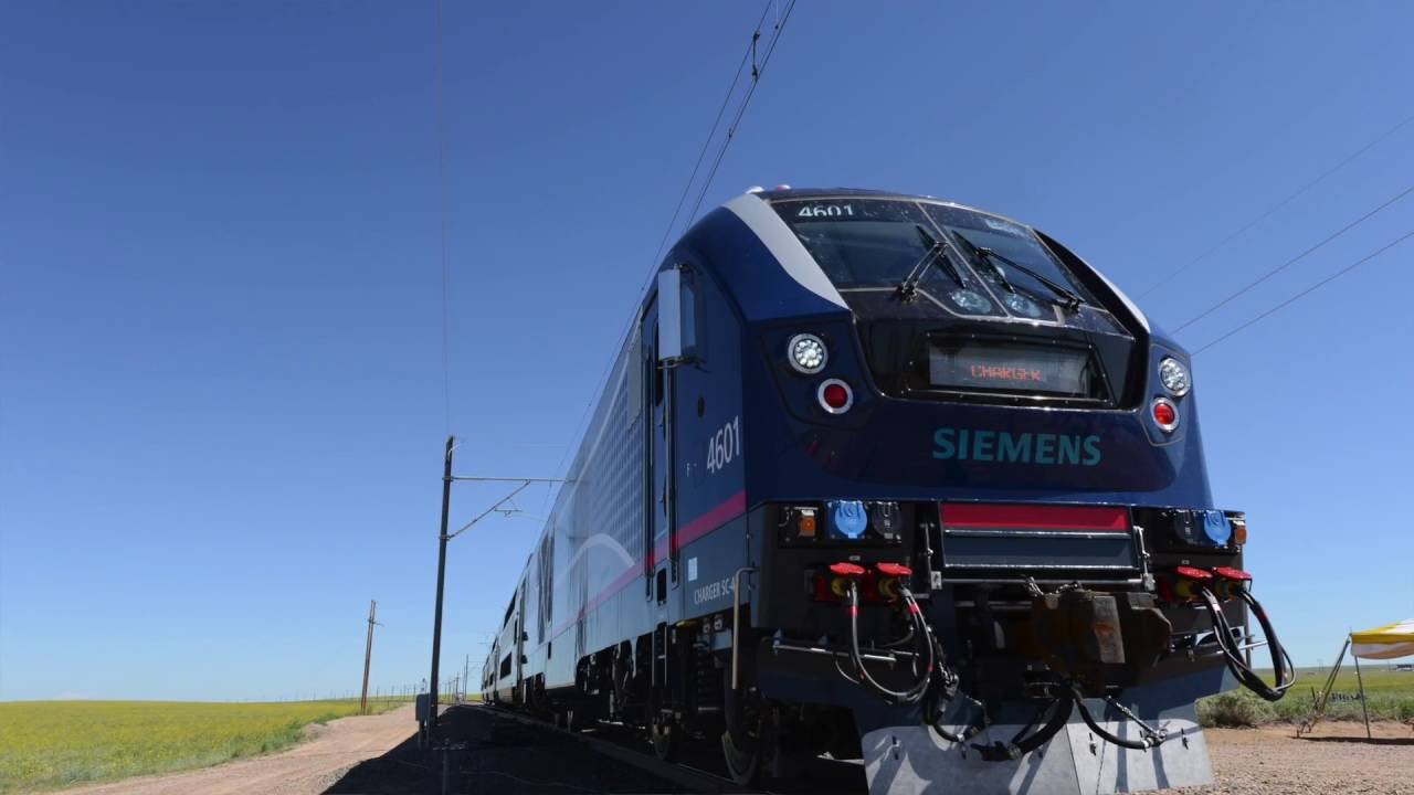 A ride in Siemens' new diesel-electric Charger locomotive - YouTube