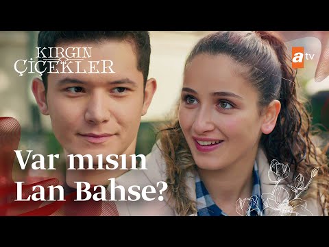 Songül ve Güney futbol maçı yapıyor! ⚽ | Kırgın Çiçekler