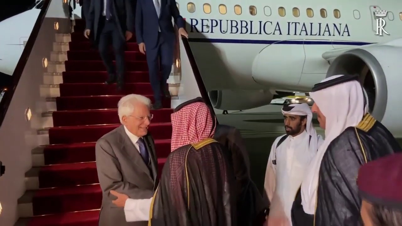 Mattarella arriva all'aeroporto di Doha - Hamad International (20.01.20 ...