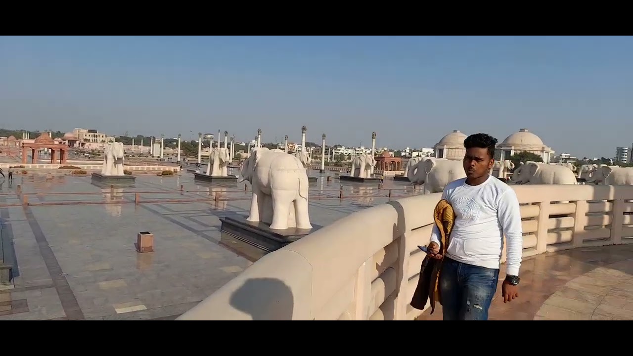 Awesome view of hathi park lucknow... - YouTube