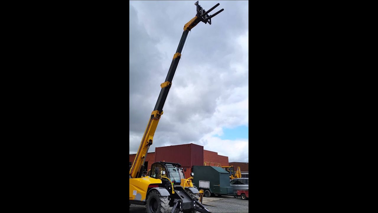 Haulotte HTL 4017 Telehandler - YouTube
