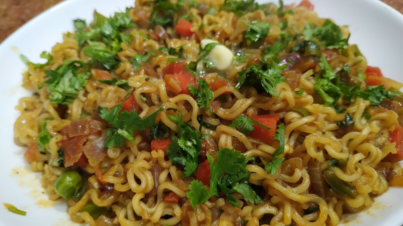 Masala Maggi recipe बच्चो को सब्ज़ी खिलाए ऐसे Street style butter wali ...