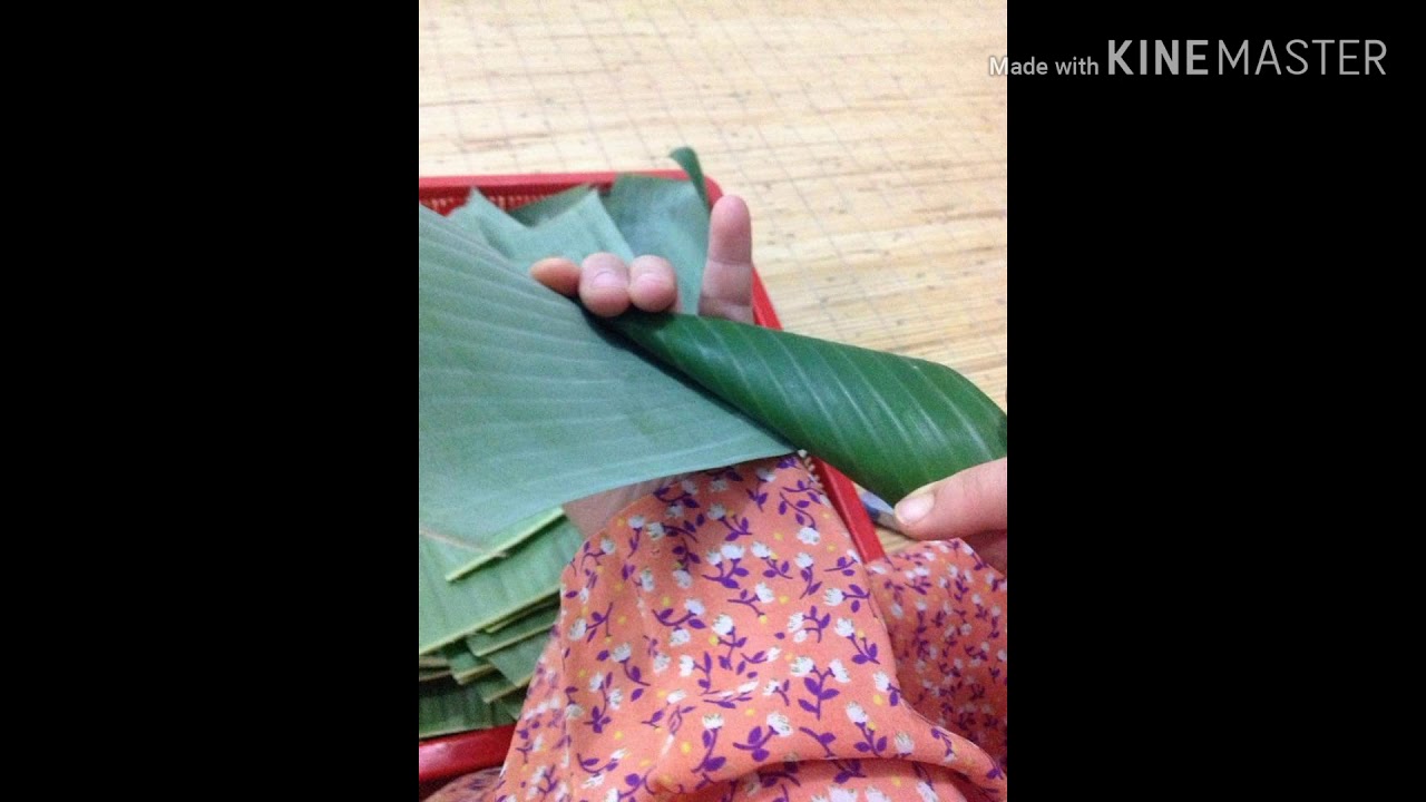 TUTORIAL menggolong daun pisang untuk kuih basong. - YouTube