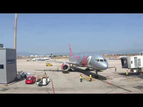 Jet2 757-27B pulling into gate 12 PMI - YouTube