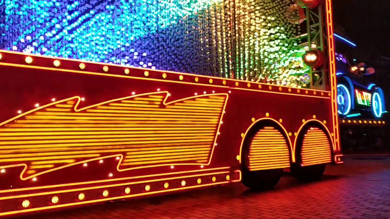Disney Paint the Night Parade Mac of Cars at Hong Kong Disneyland - YouTube