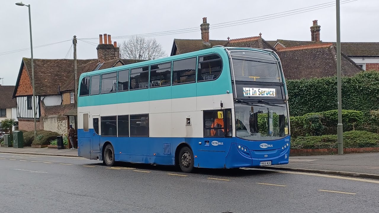 Whiny Metrobus ex-Southdown Scania E400 | 6986 (YN66 WUA) | Route 411 ...