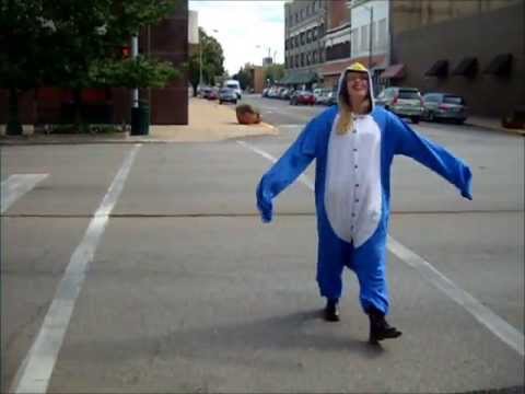 에이프린스 A-Prince - Mambo (Penguin Mambo) - YouTube