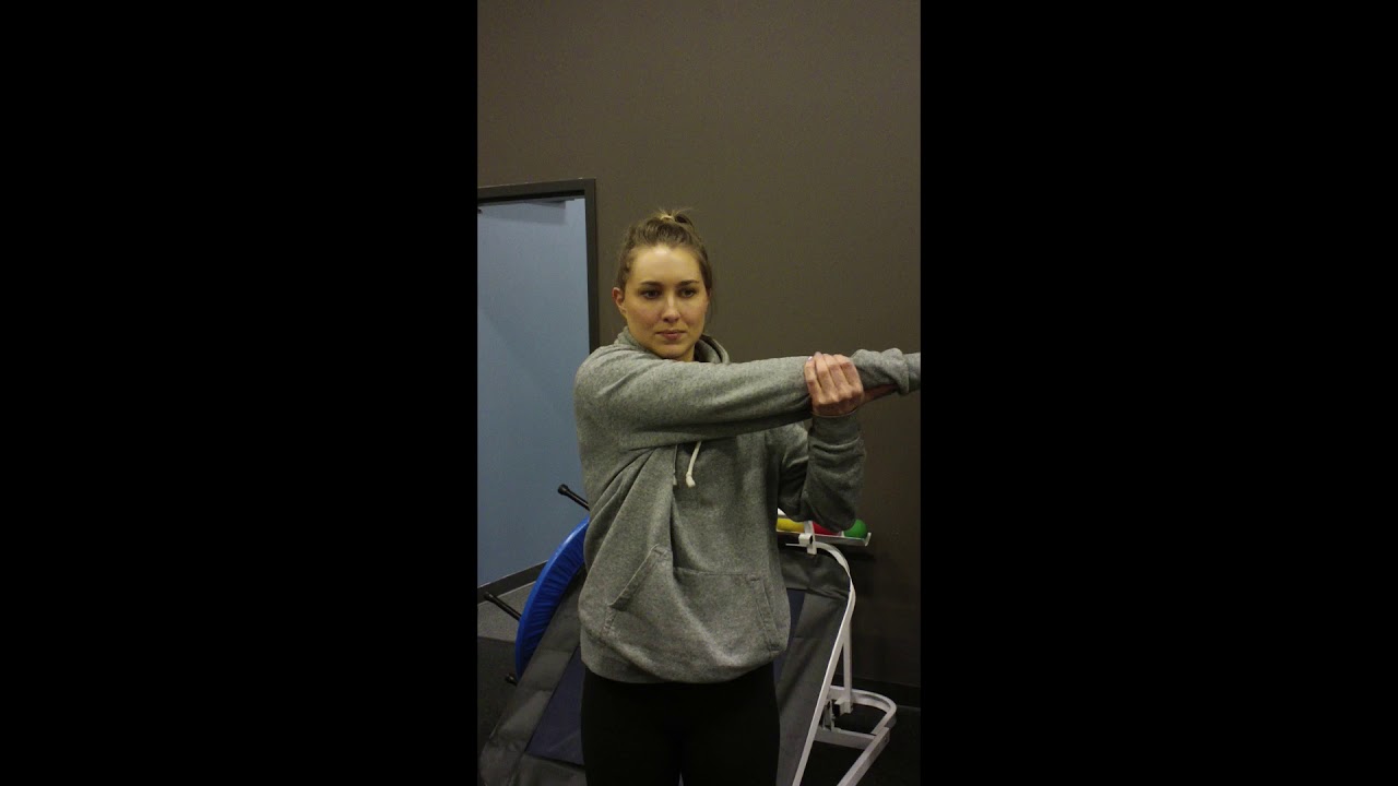 Crossover Shoulder Stretch - YouTube