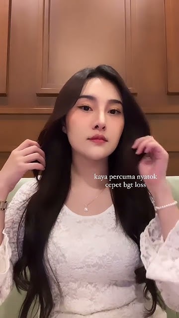 Saqina Aprilly - YouTube