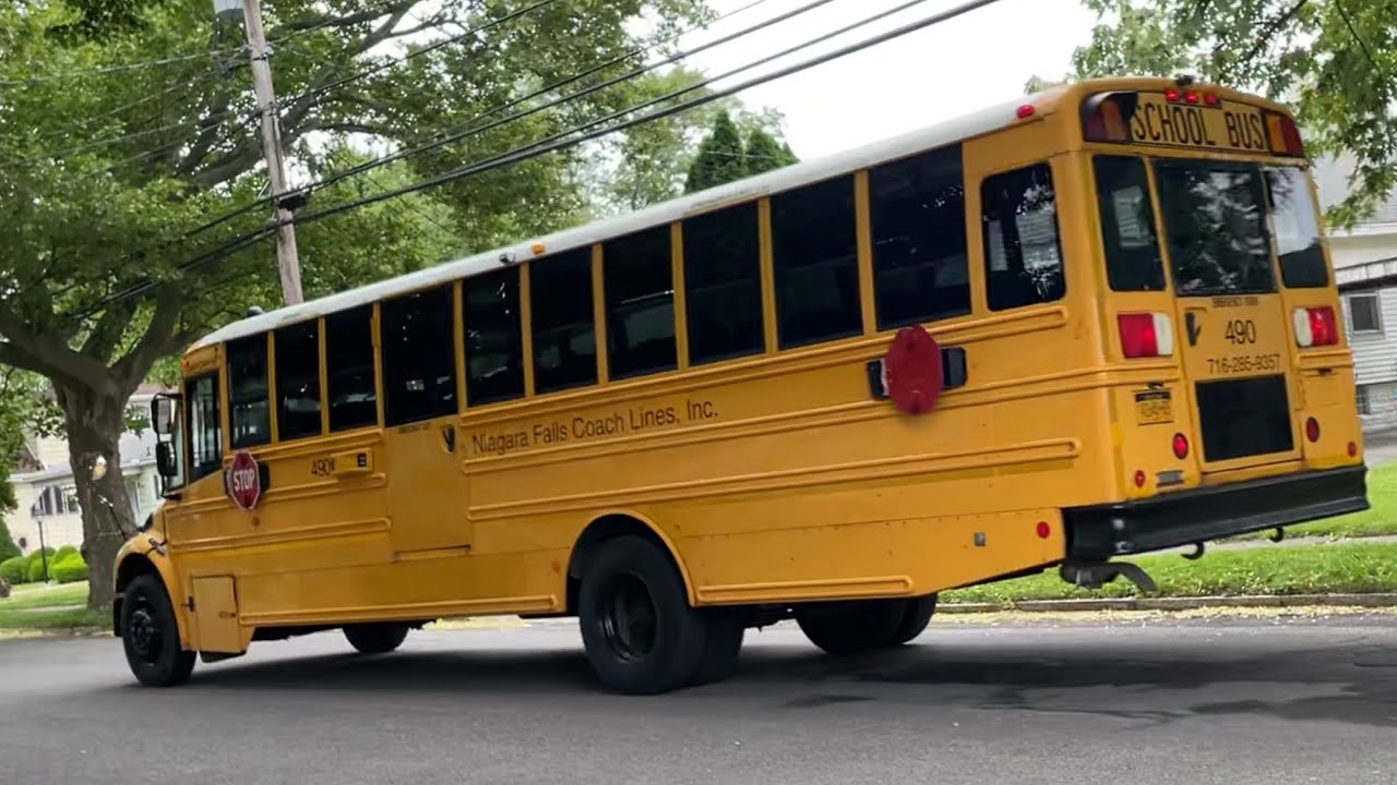 2010 Thomas C2 pull away bus 490 - YouTube