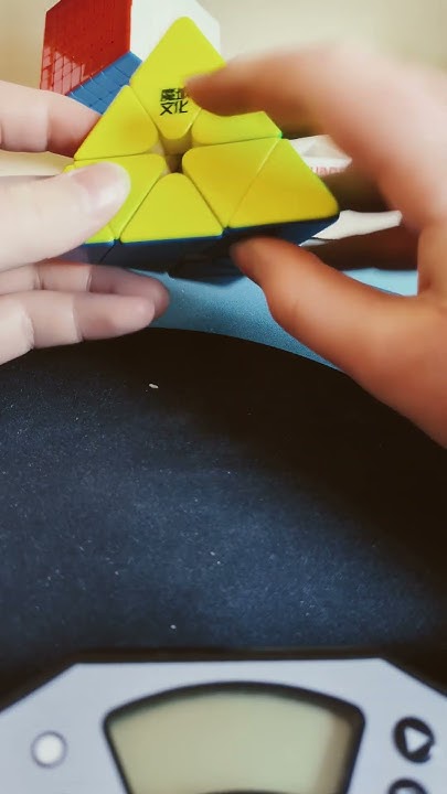 Weird rubik's cube loop!😡 #cubing #rubikscube #cube - YouTube