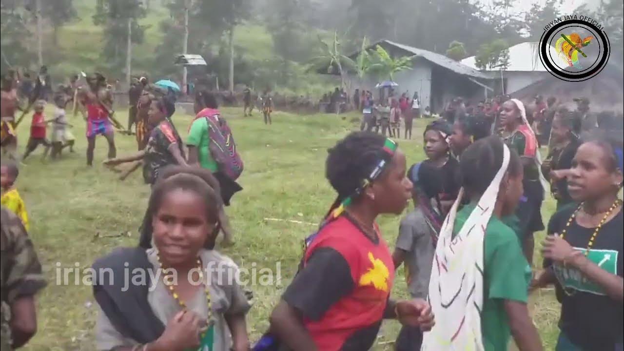 PAPUA GEMPAR, RIBUAN WARGA BENTUK PASUKAN PERANG MEMBANTU TNI POLRI LAWAN KK3 - YouTube