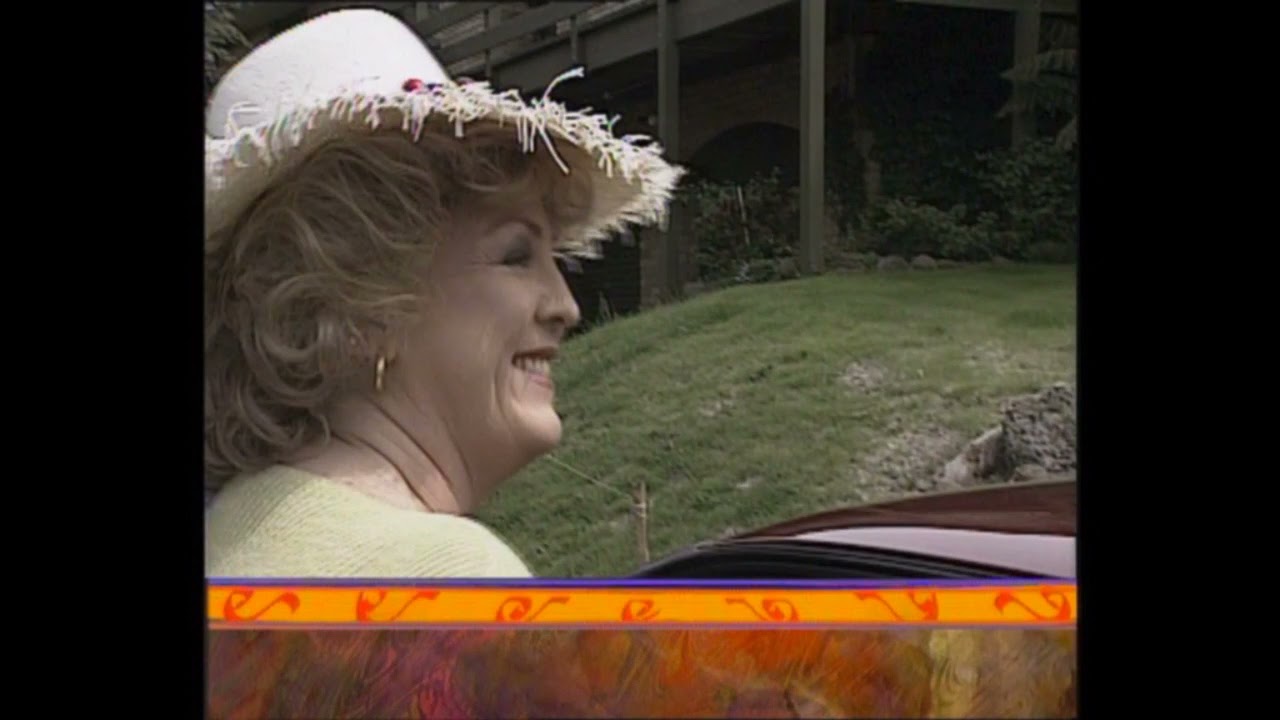 Neighbours 1994 Opening Titles - YouTube