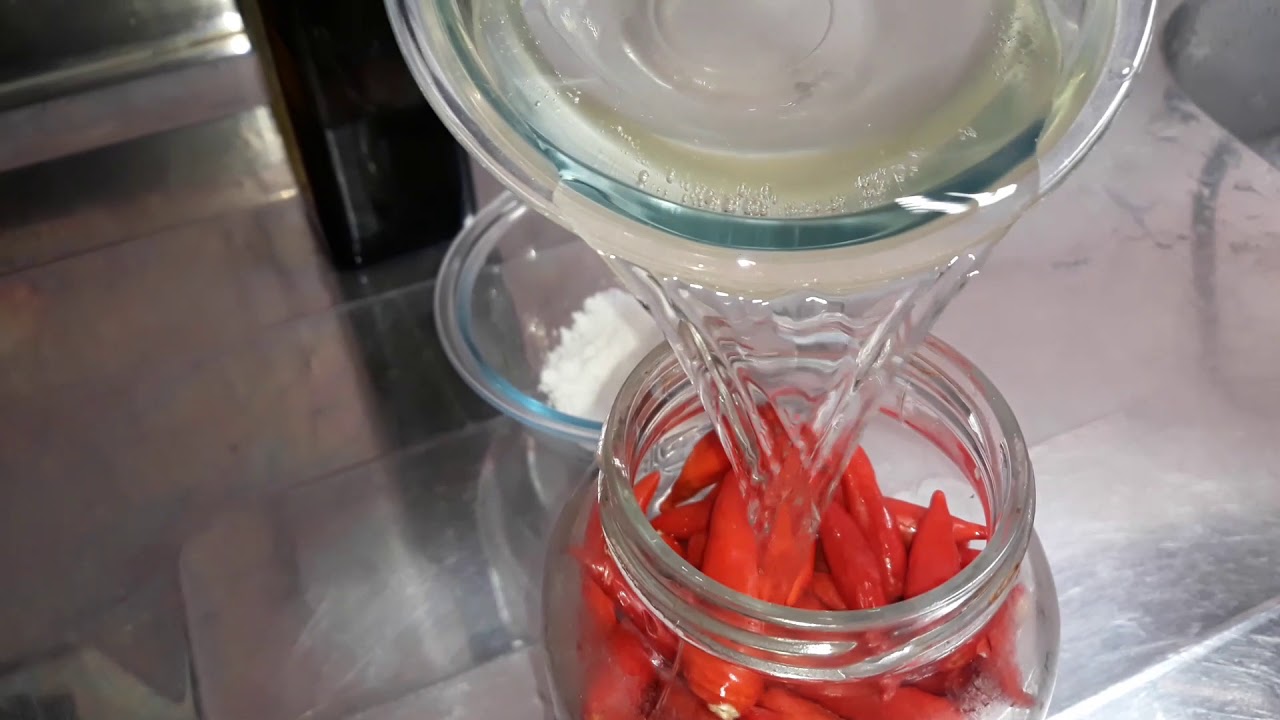 Como fazer conserva de pimenta Caseira - YouTube