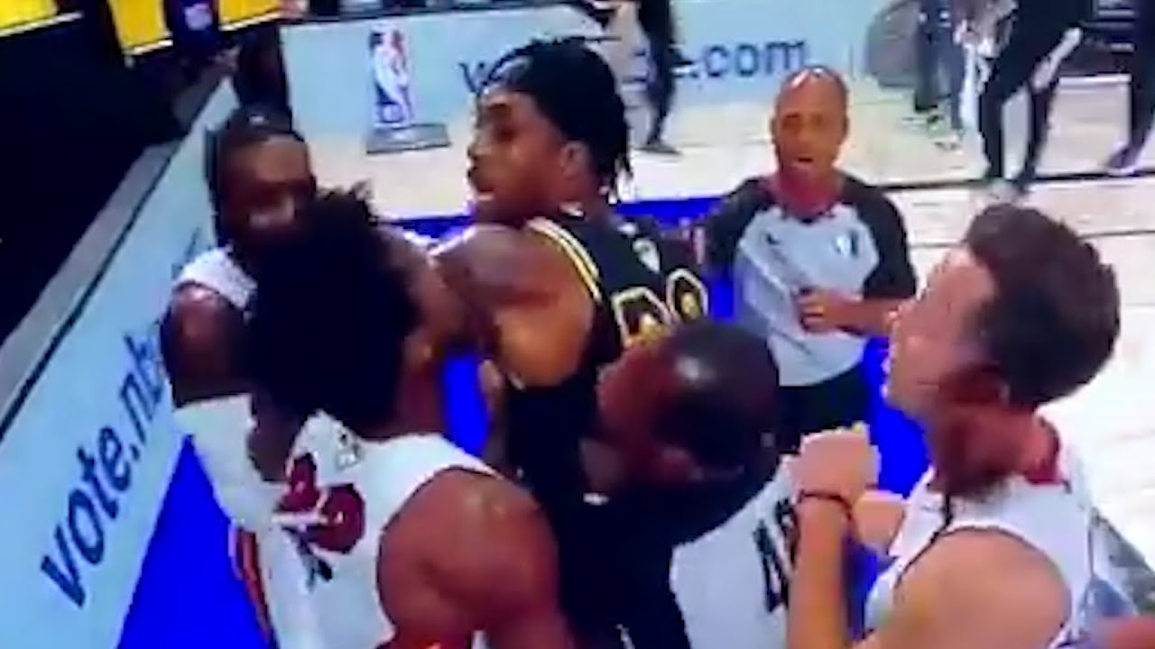 Jimmy Butler Gets Frustrated & Tries FIGHTING Dwight Howard! | NBA ...