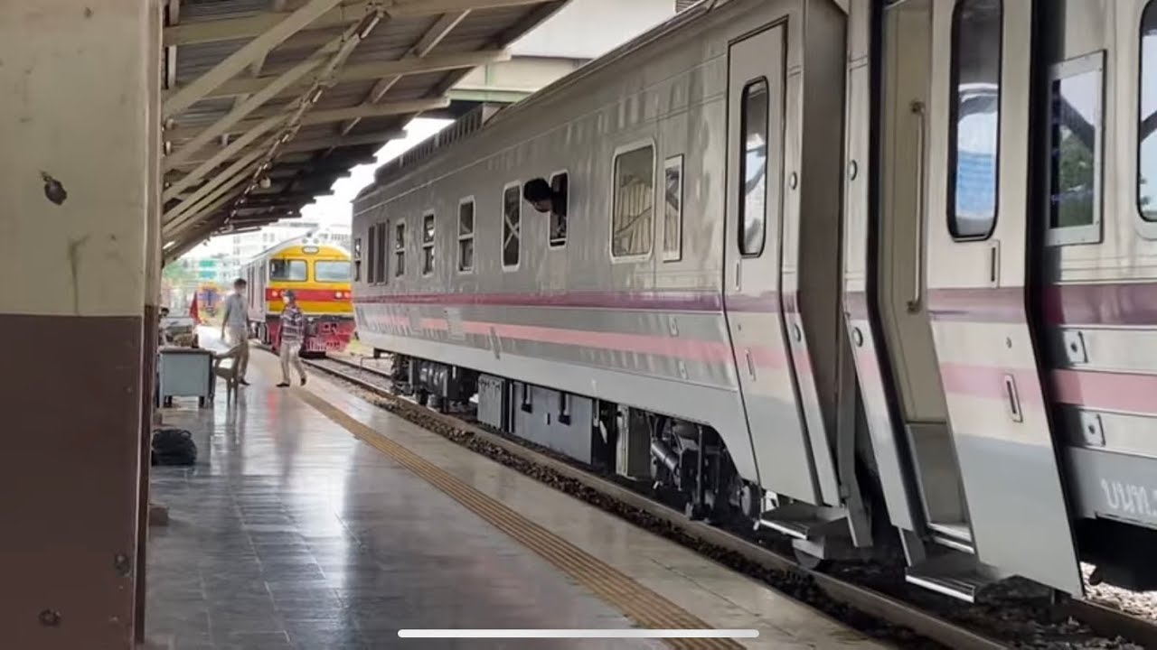 รถด่วนทักษิณารัถย์ 31 ถอยตั้งขบวนต่อหัวจักรที่กรุงเทพ Hitachi 4513 ...