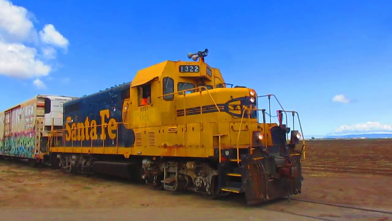 5/25/18 BUGX 1322, A Santa Fe GP7u in the Santa Maria Valley on the ...