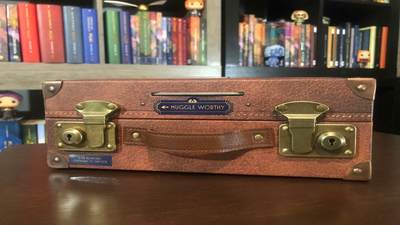 Newt Scamander's Magizoologist's Discovery Case | A Preview - YouTube