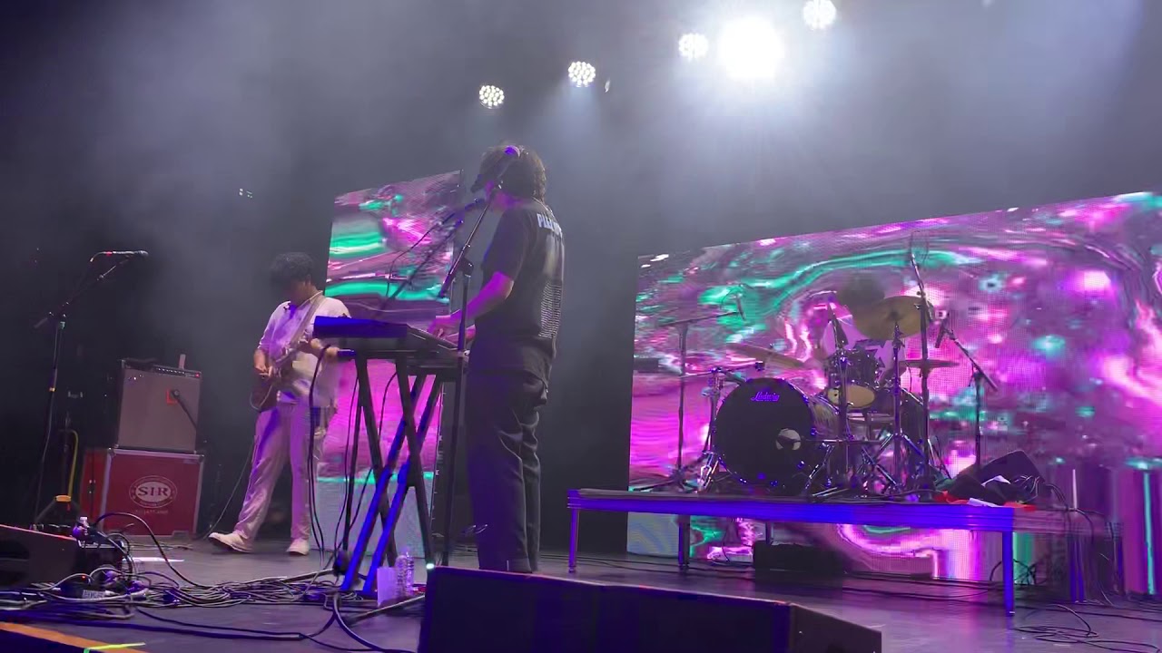 Cuco - Feelings LIVE at Brooklyn Steel - YouTube