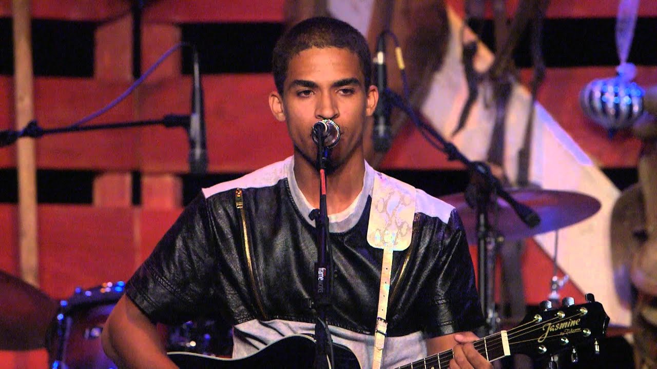 Allen Kemp - "Let it be Christmas" - YouTube