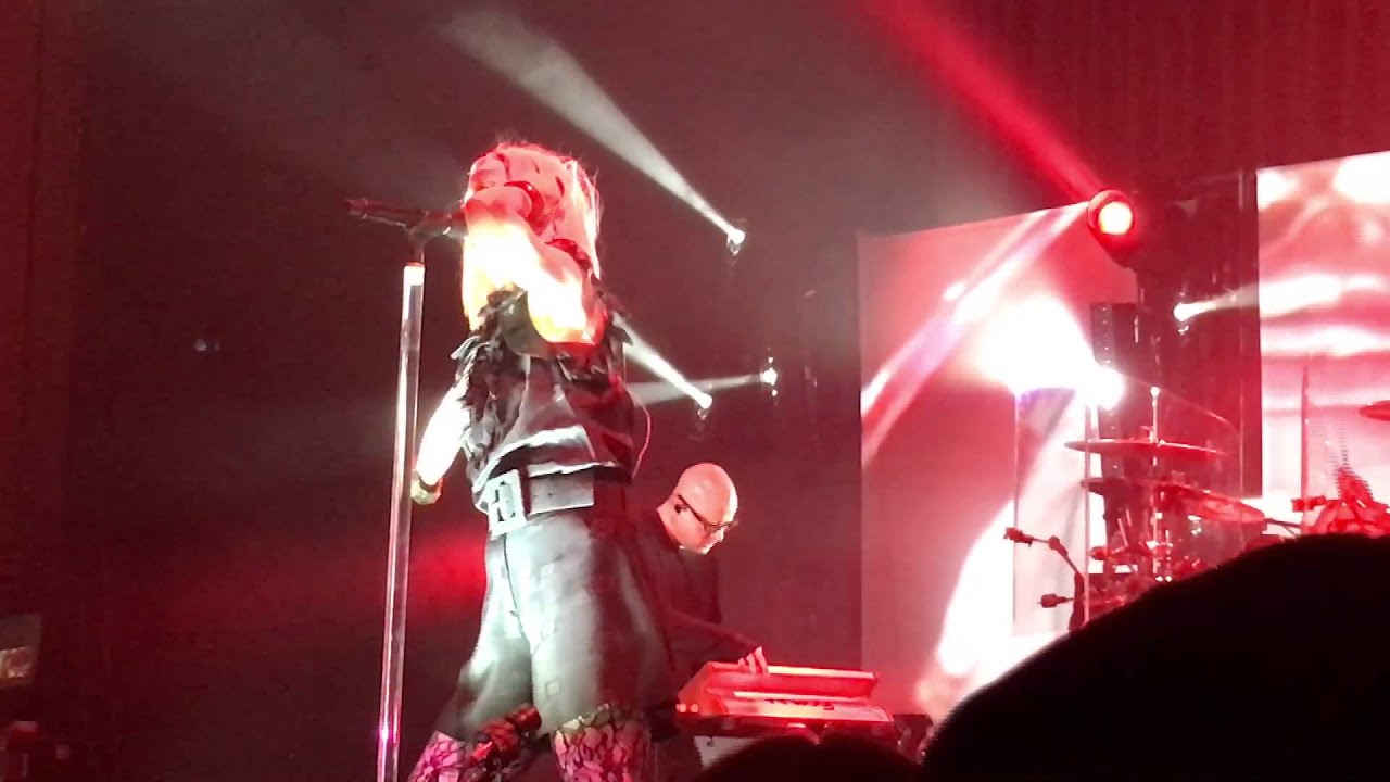 Garbage "Milk" [Edinburgh 2015] - YouTube