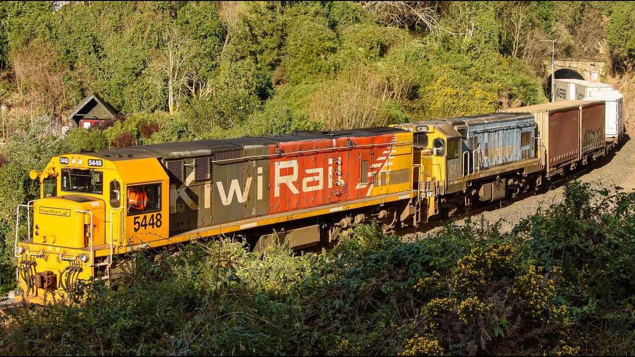 KiwiRail Trains Hard At Work June/July 2025 4K - YouTube