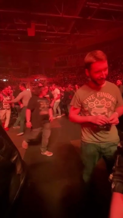 Disturbed-Mosh pit @ Peoria IL 2024 - YouTube