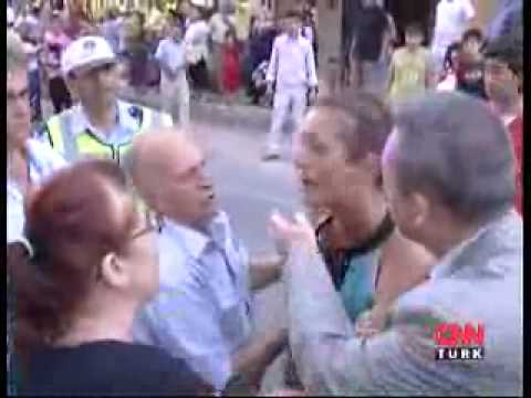İzmirde iki üniversite mezunu işsiz genç Cumhurbaşkanı Gül'ü protesto etti,  04.07.2009