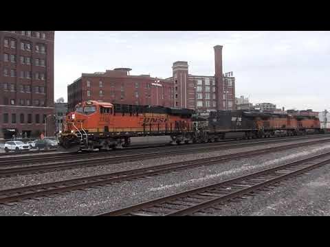 BNSF #7145 Leads WB 4x2x0 Stacktrain. Kansas City, MO 11/26/22 - YouTube