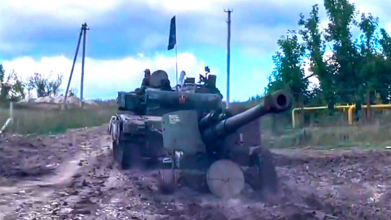 Ukrainian T-80UD Towing A Tire-Damaged D-20 152mm Howitzer, During ...