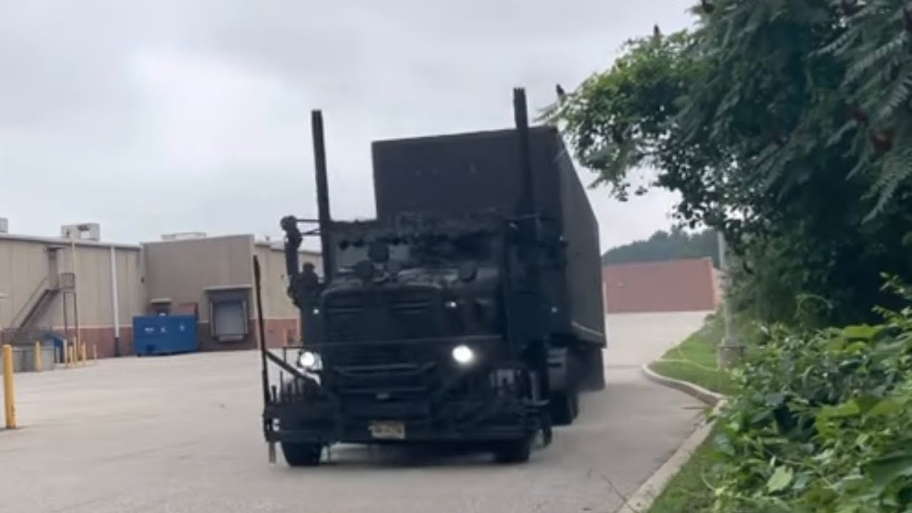 Steerable Fenders In Action !!!! ;) Wicked Intent Semi - YouTube