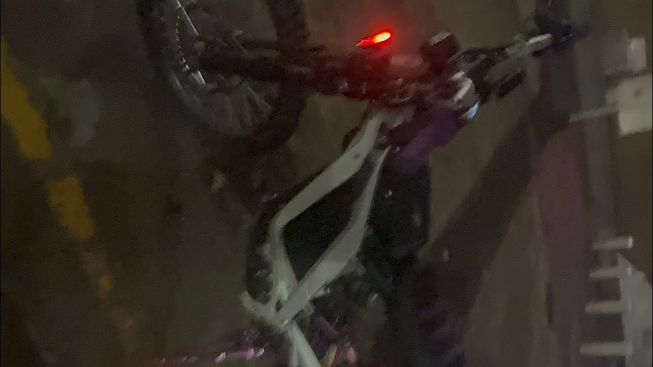 60v Surron 12:30AM late night cruise in Mississauga - YouTube