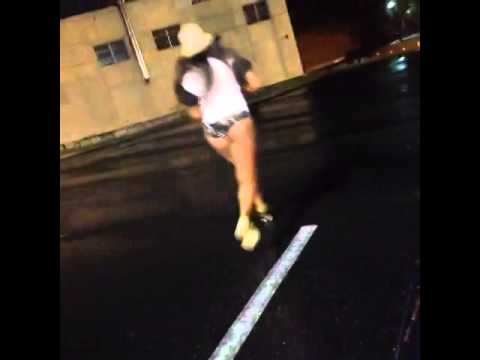 I gotta pee - YouTube