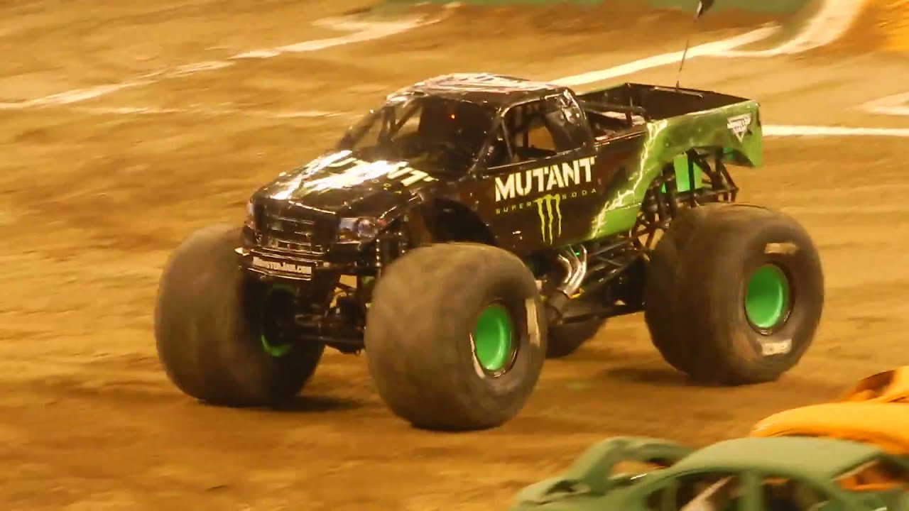 2017 Indianapolis Monster Jam - Mutant - YouTube