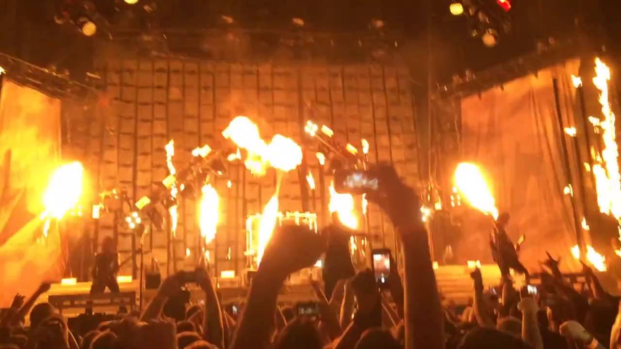 Disturbed - Inside The Fire live in Toronto August 8, 2016 - YouTube