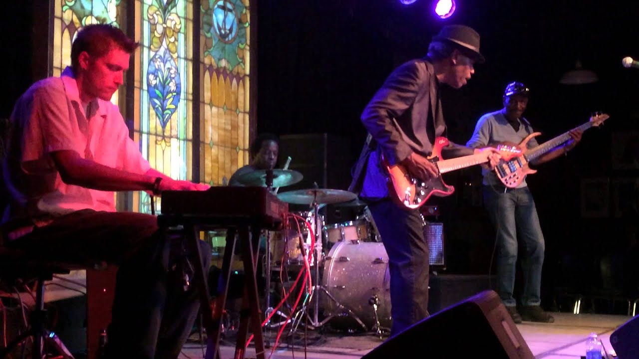 James Armstrong - Band Introduction @ The Maintenance Shop - Nov 5 ...