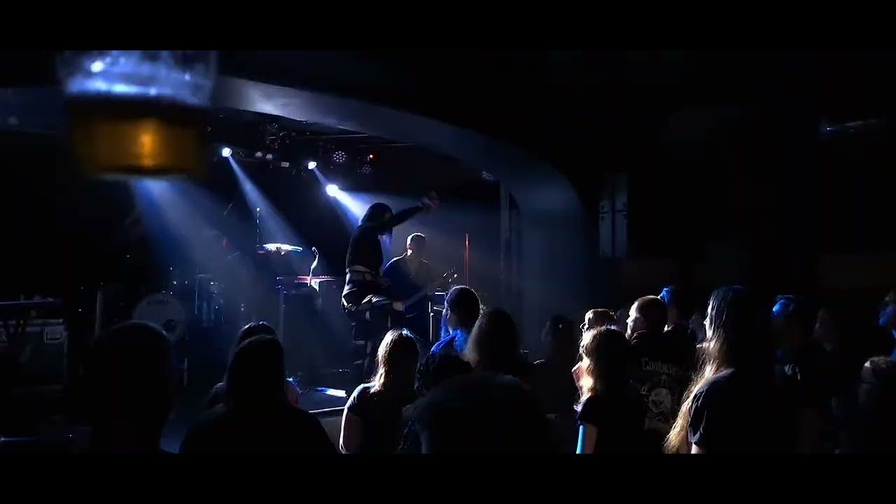 Mimi Barks - Dead Girl (live at FMB) (Prague, 21.05.2022) - YouTube