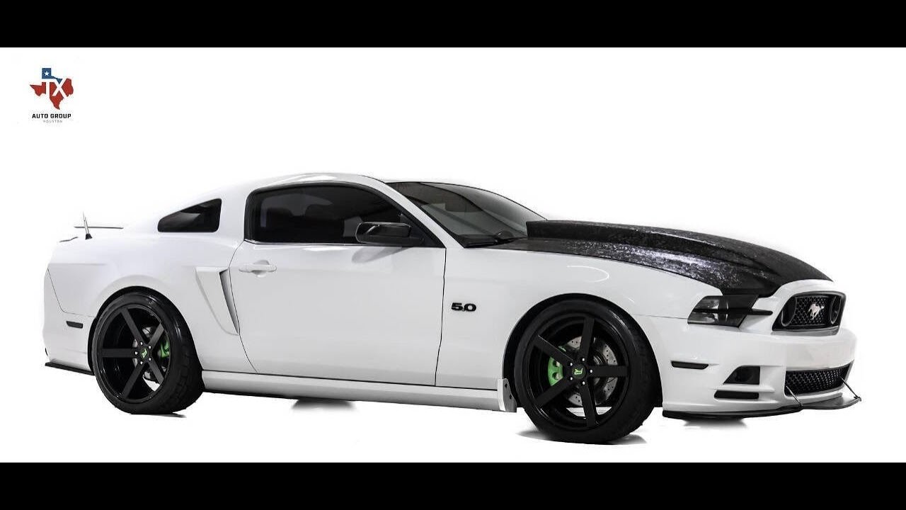 2014 Ford Mustang GT Coupe - 420 Horsepower 5.0L V8 American Muscle ...