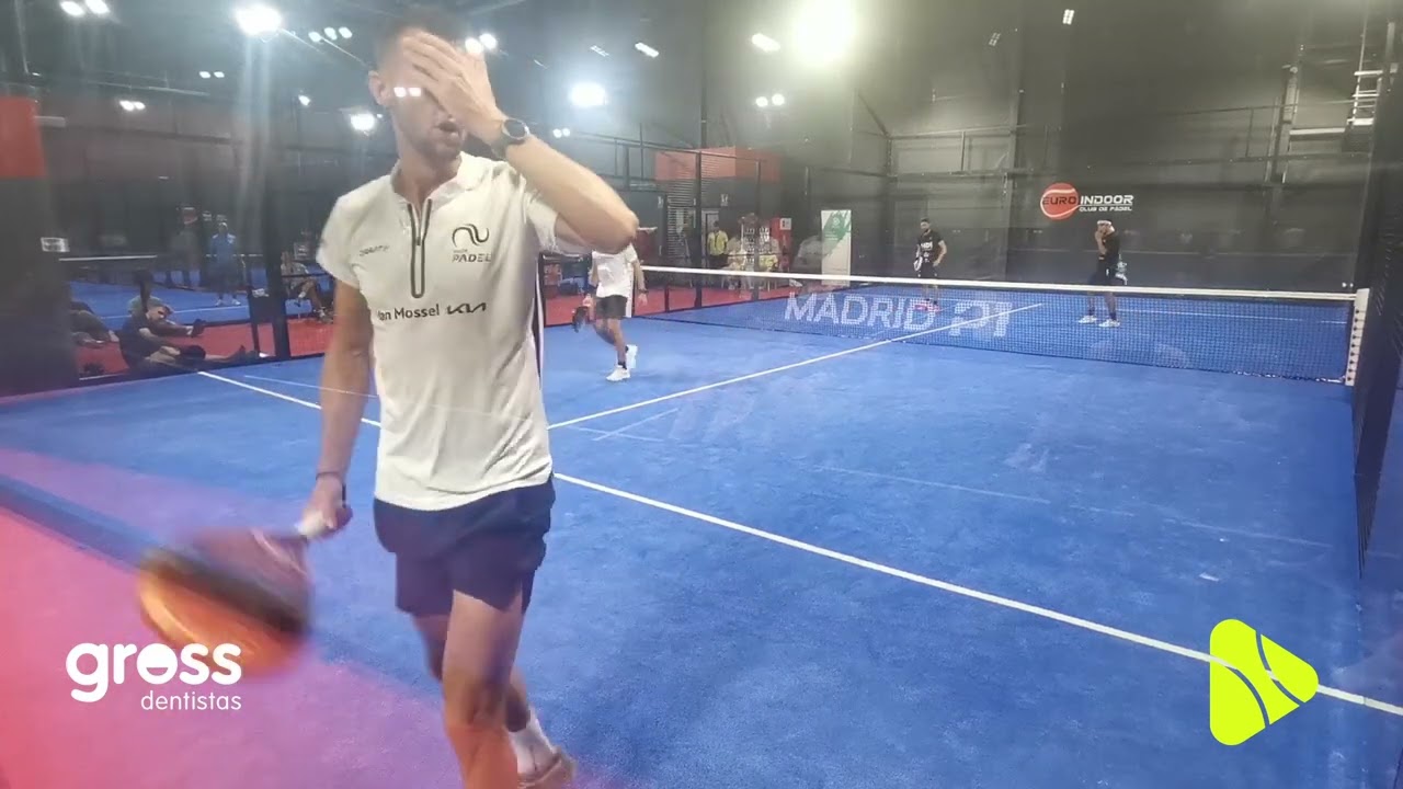 Premier Padel Madrid. Simone Cremona y Mario Cassetta contra Bram ...