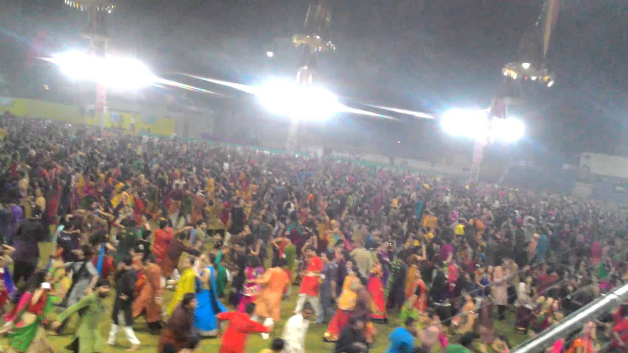 United Way of Baroda Garba Mahostav 2015‬ - YouTube