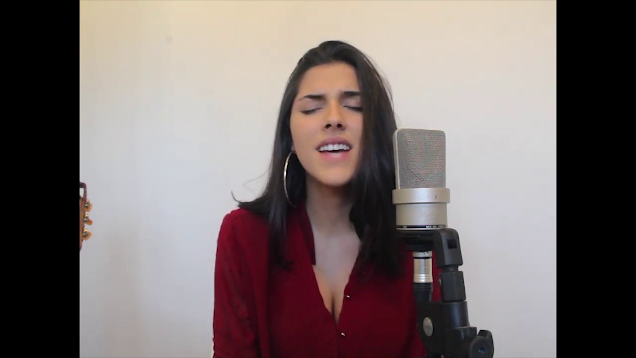 Shallow - Lady Gaga [Cover] Victoria Ferraz - YouTube