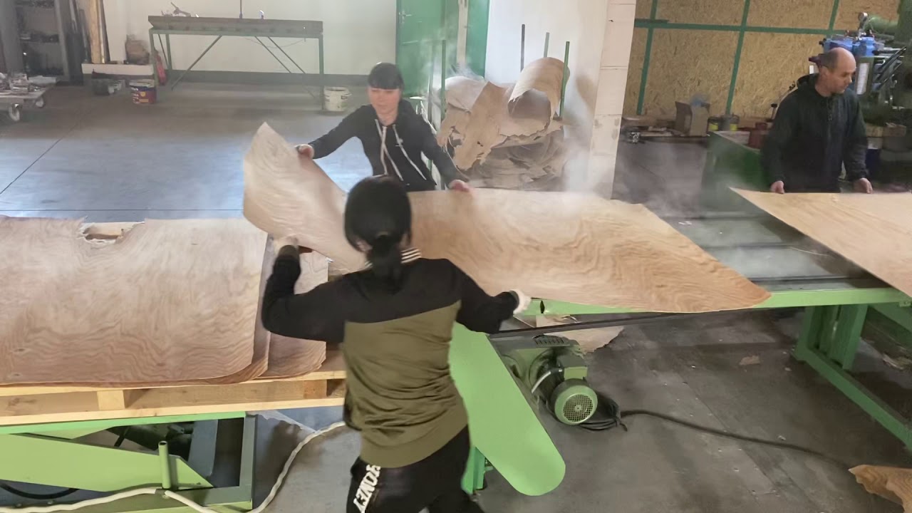 Rotary cut European Oak veneer manufacturing - YouTube