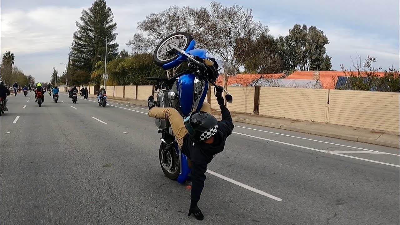Bikes n’ Beats Vol. 1 / Straight-Up Stunt Ride (Harley Wheelies) - YouTube