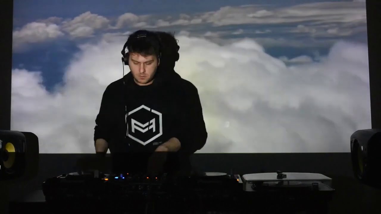 Techno Self-Isolation 007 - Theo Komp by Minimal Force - YouTube