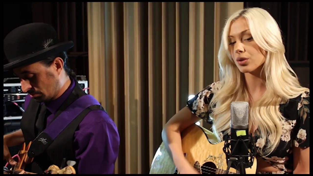 "Fade Into You" (Mazzy Star Cover) By: Amber Rowland w/Mike Garza - YouTube