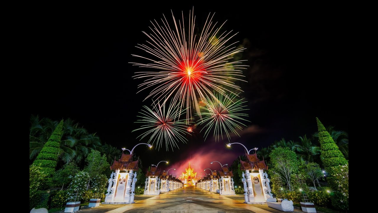 Time Lapse : Firework @ Royal Park Rajapruek Chaingmai, Thailand - YouTube
