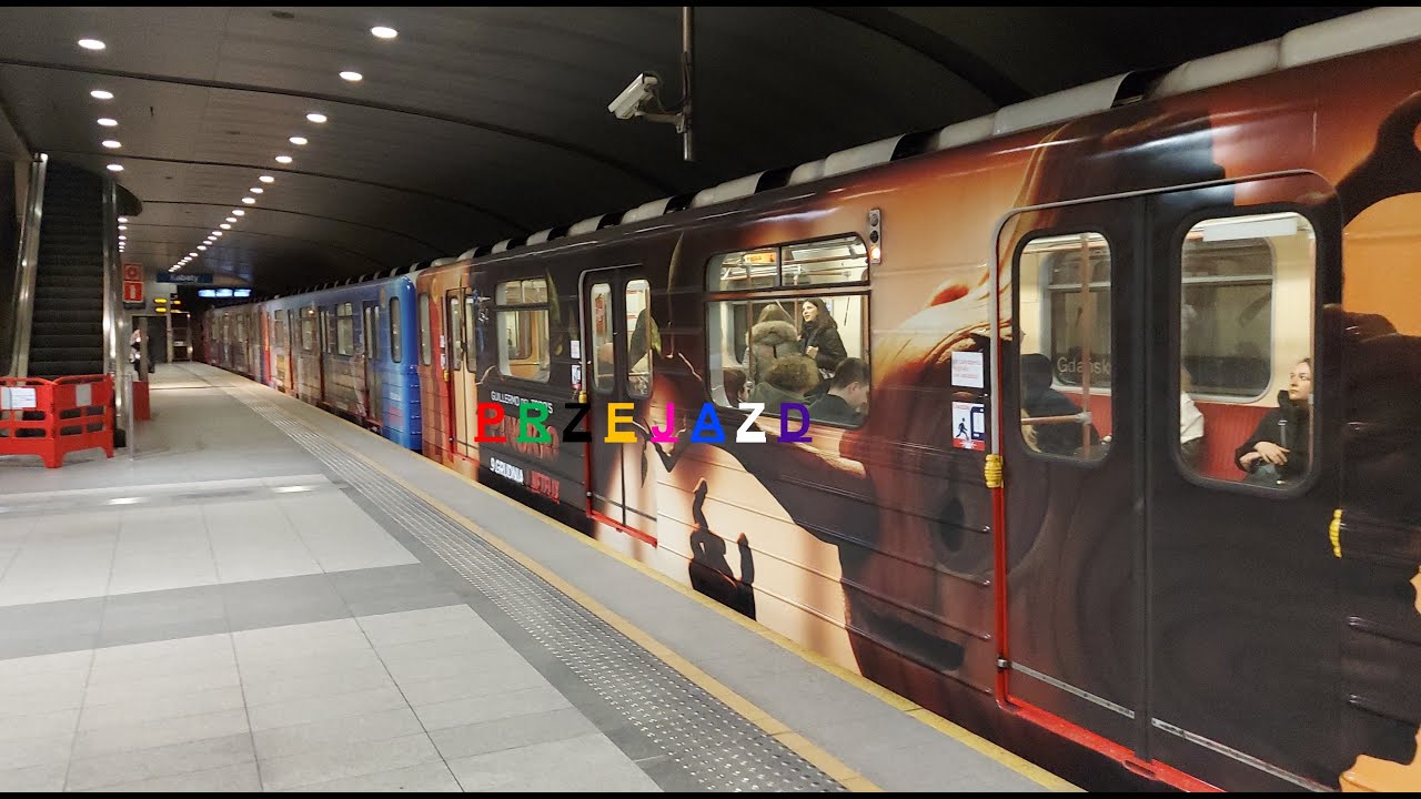 📺 Netflixowy Vagonmash S81-572P/573P 🚇10 (Linia "M1" Przejazd) [Metro ...