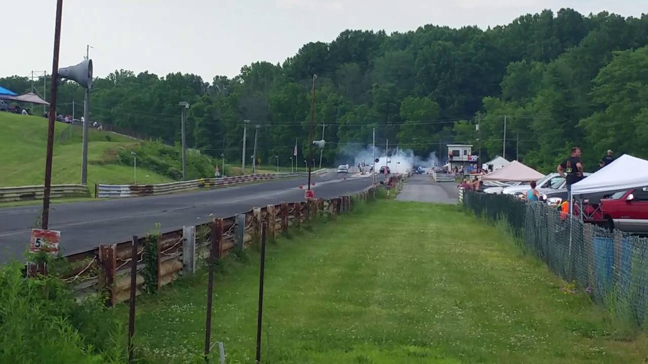 Chris up against a 5 second car - YouTube