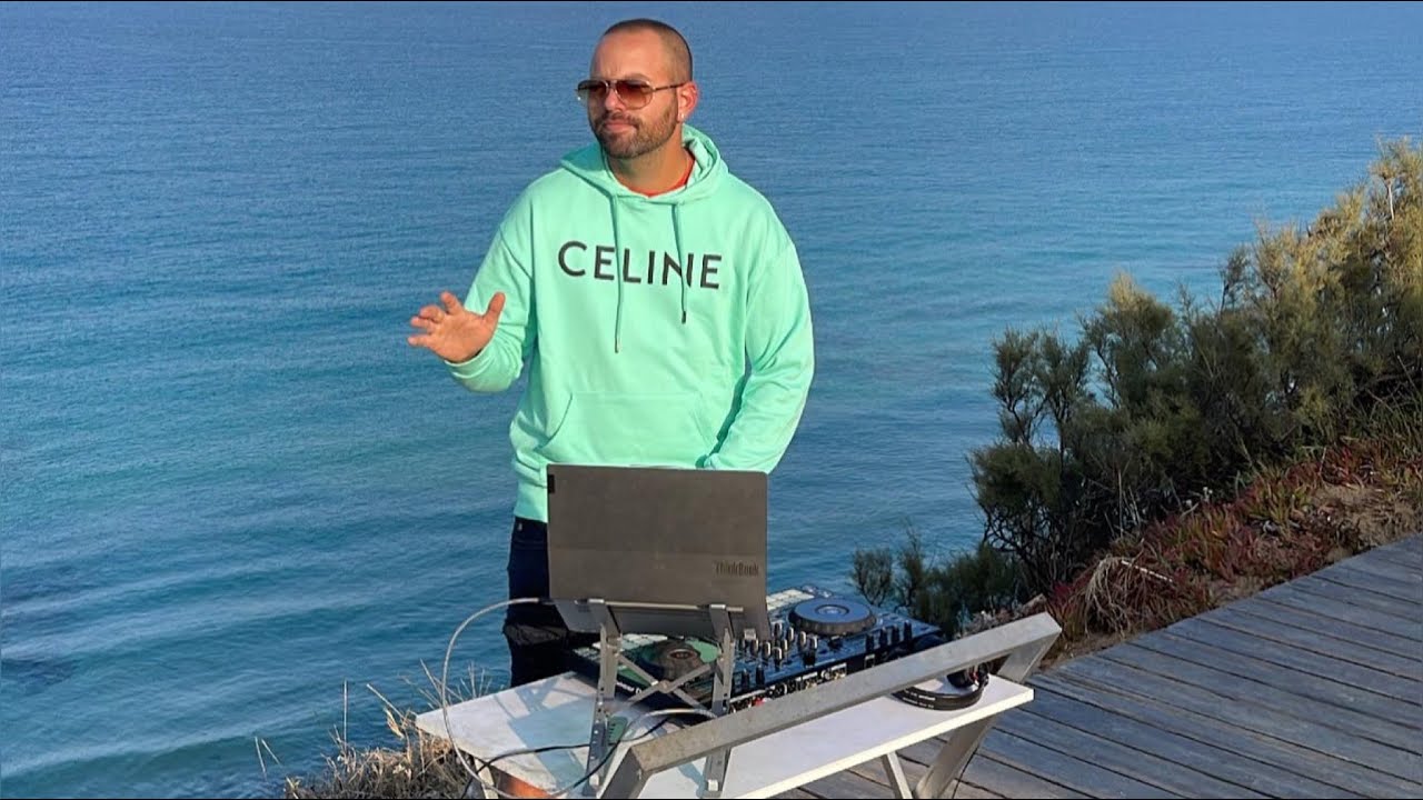 Omer Gigi - Find Out Who We Are (Melodic House Live Set) - YouTube