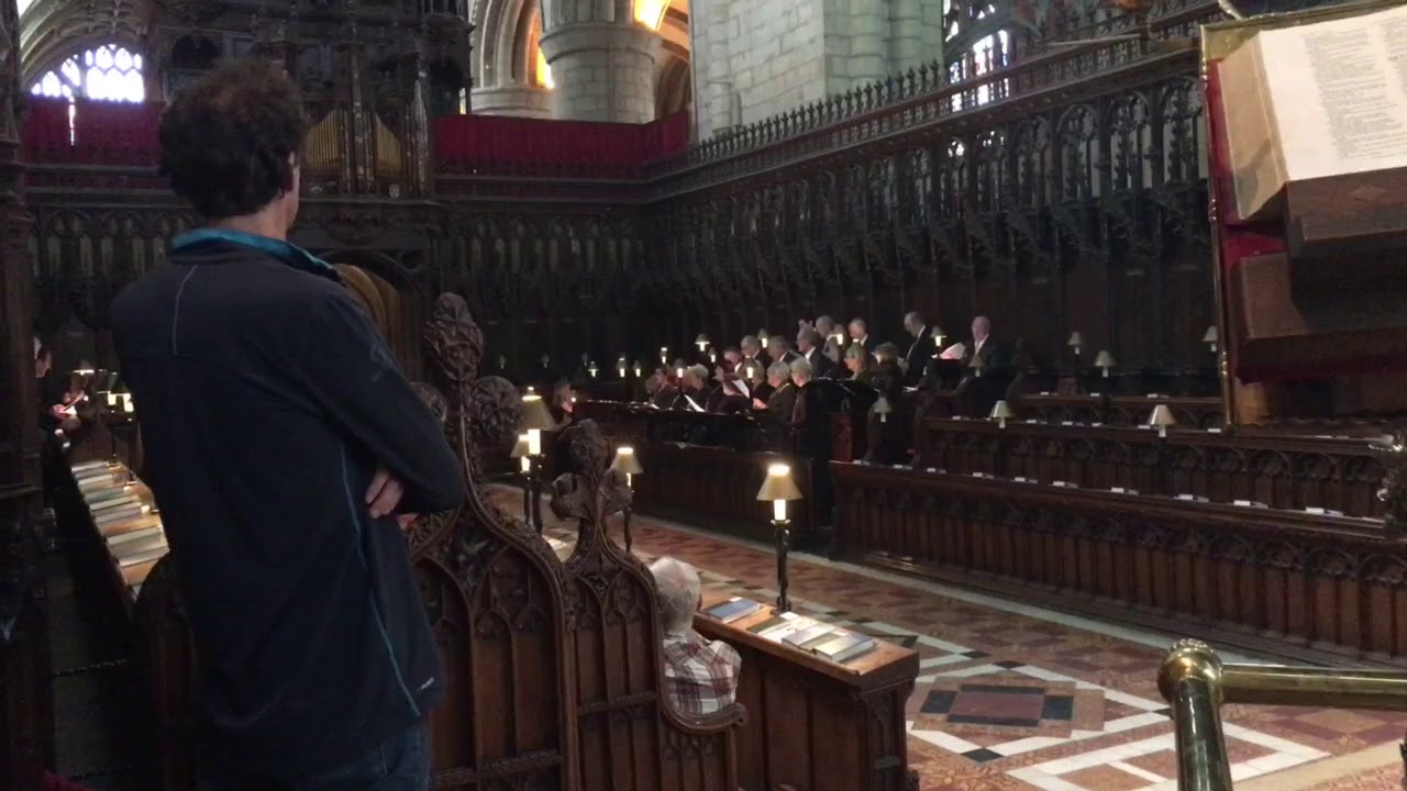 Gloucester Cathedral Choir Singing - YouTube